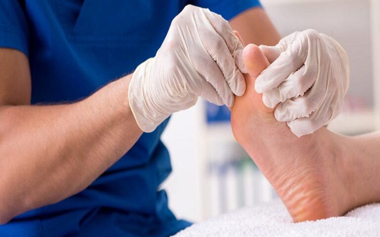 When To See A Podiatrist: Signs And Symptoms To Watch For ...